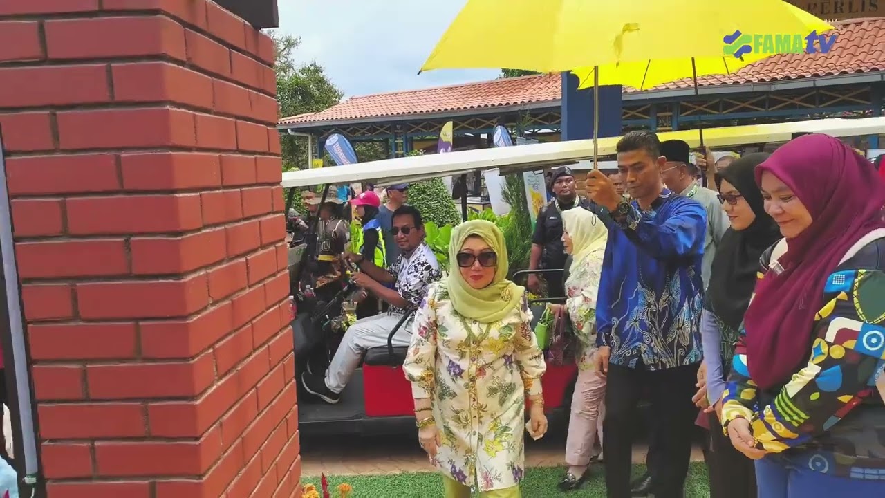 LAWATAN YMM RAJA PEREMPUAN KELANTAN TENGKU ANIS BINTI ALMARHUM TENGKU ...